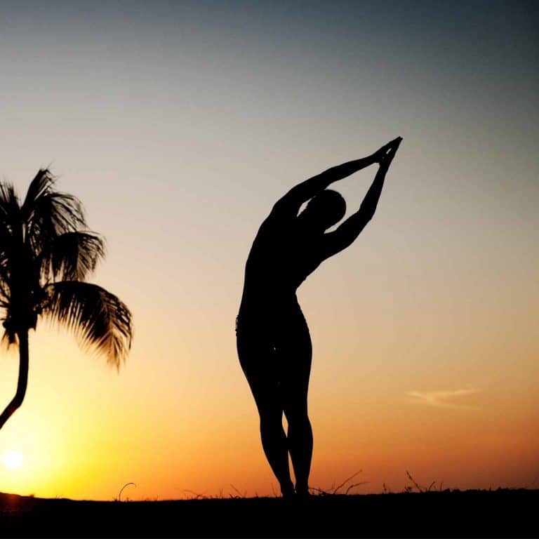 18 Standing Poses Reference: How to Draw the Human Figure in a Standing Position – Artsydee ...