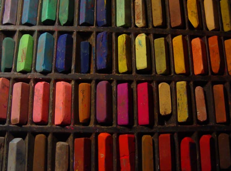 Chalk Pastel vs Oil Pastel: Which Medium is Best for You? - Artsydee ...
